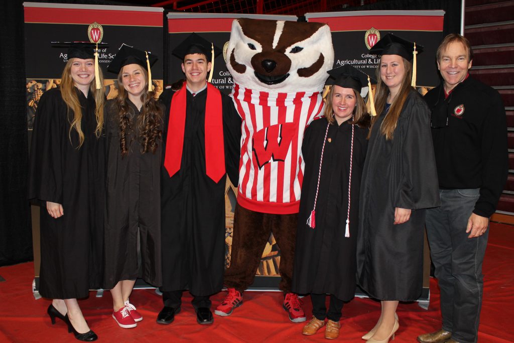 Congratulations May 2016 Graduates! – Animal & Dairy Sciences